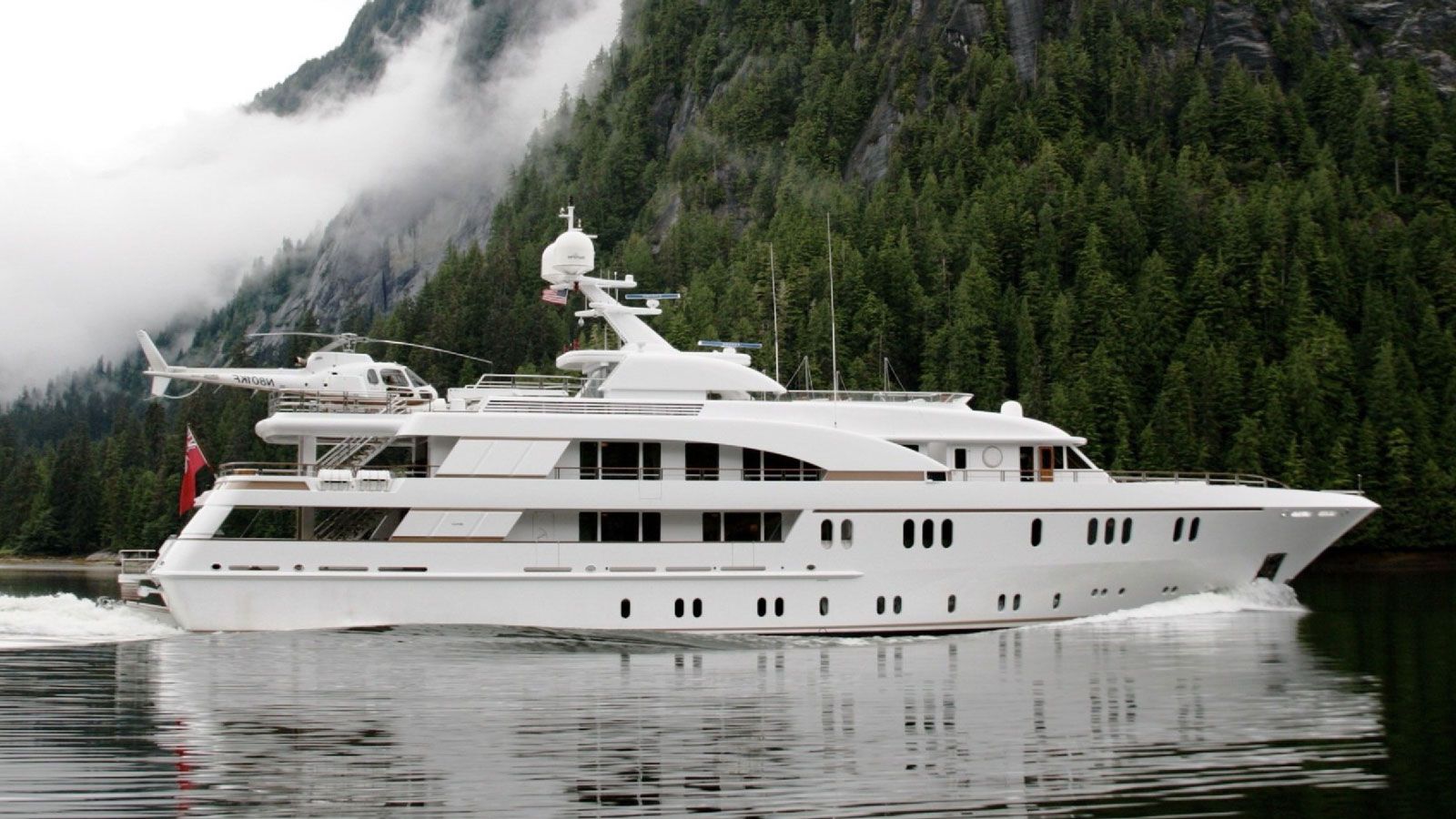 €3M Price Drop on Hakvoort Motor Yacht Hadia